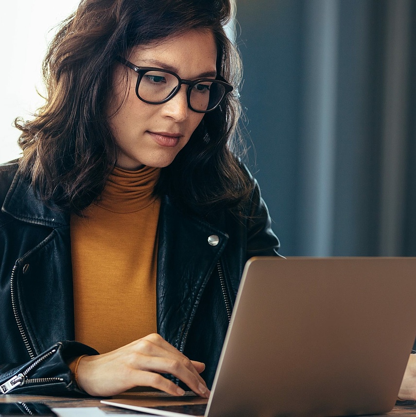 25 Jahre IMPROVING EXPERIENCE: moveXM feiert Firmenjubiläum: moveXM